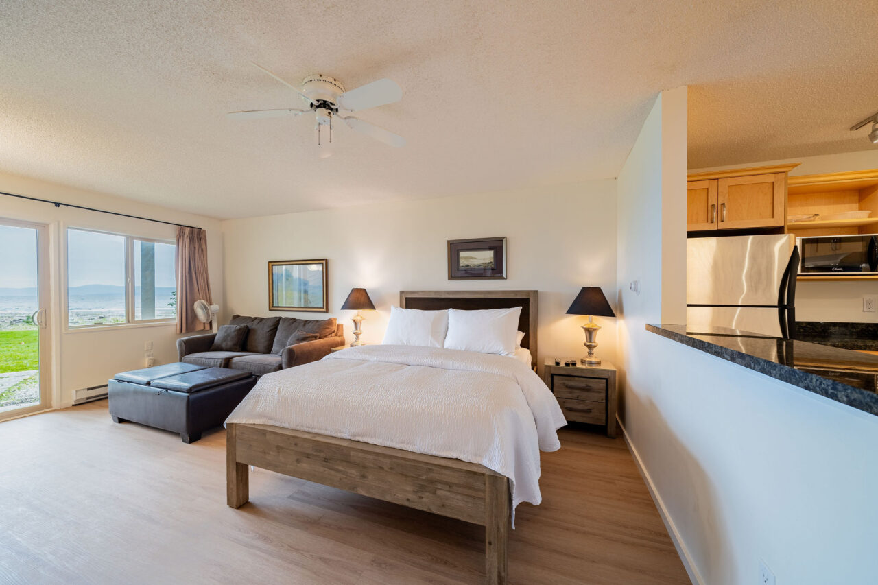 Shorewater Resort Qualicum Beach - Lower Beach Front